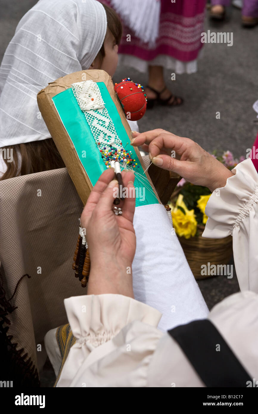 Lace maker hi-res stock photography and images - Alamy