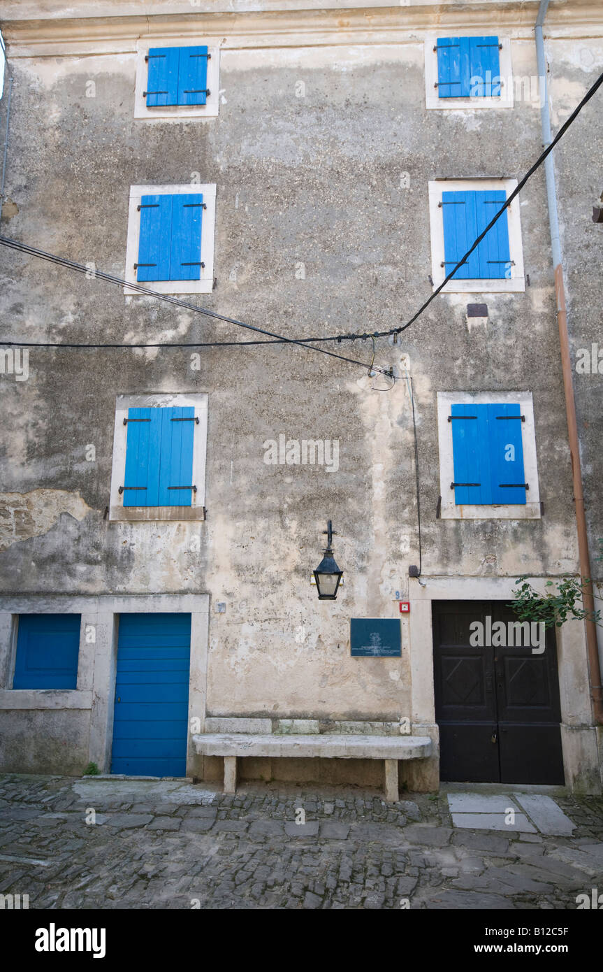 Blue doors and windows hi-res stock photography and images - Alamy