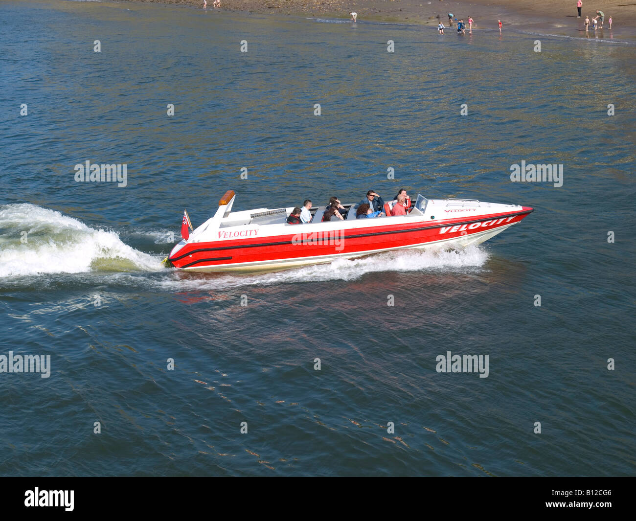 Red speed boat hi-res stock photography and images - Alamy