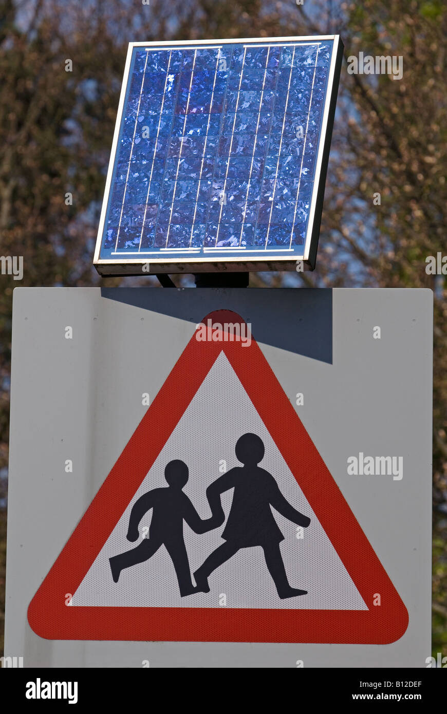 Solar powered traffic sign hi-res stock photography and images - Alamy