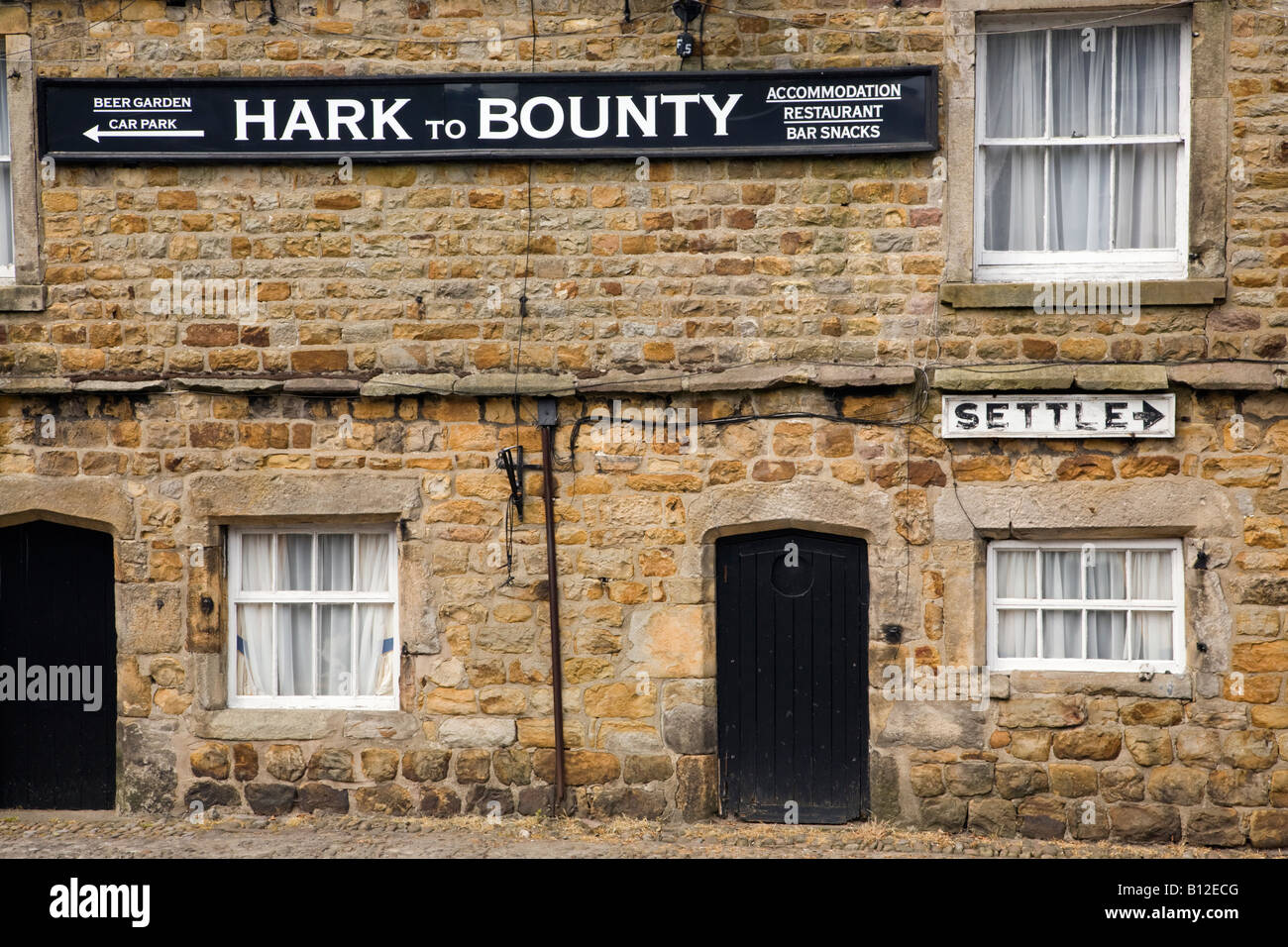 Hark to bounty hi-res stock photography and images - Alamy