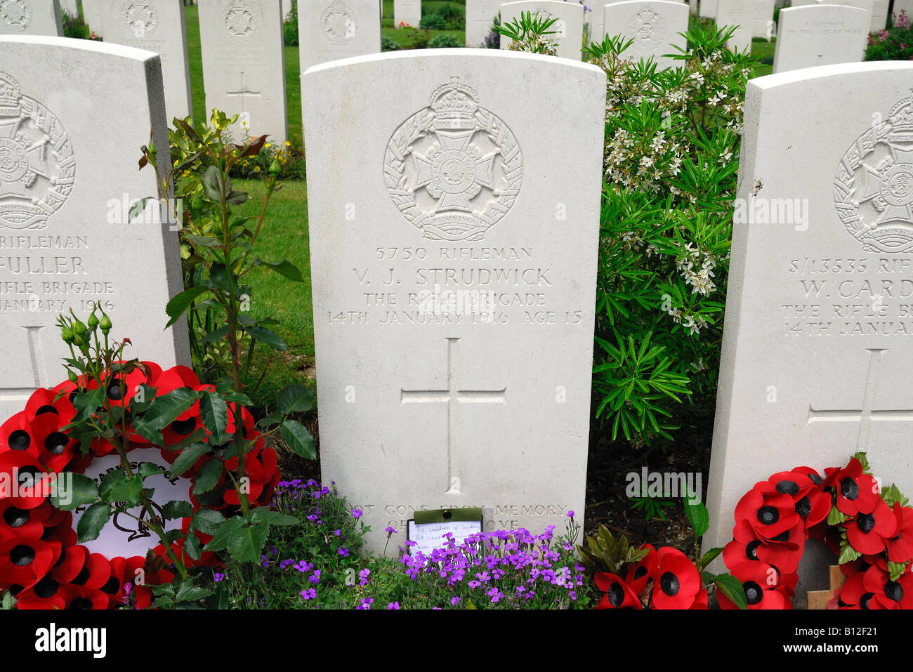 Headstone of Valentine Joseph Strudwick a rifleman who died in World ...