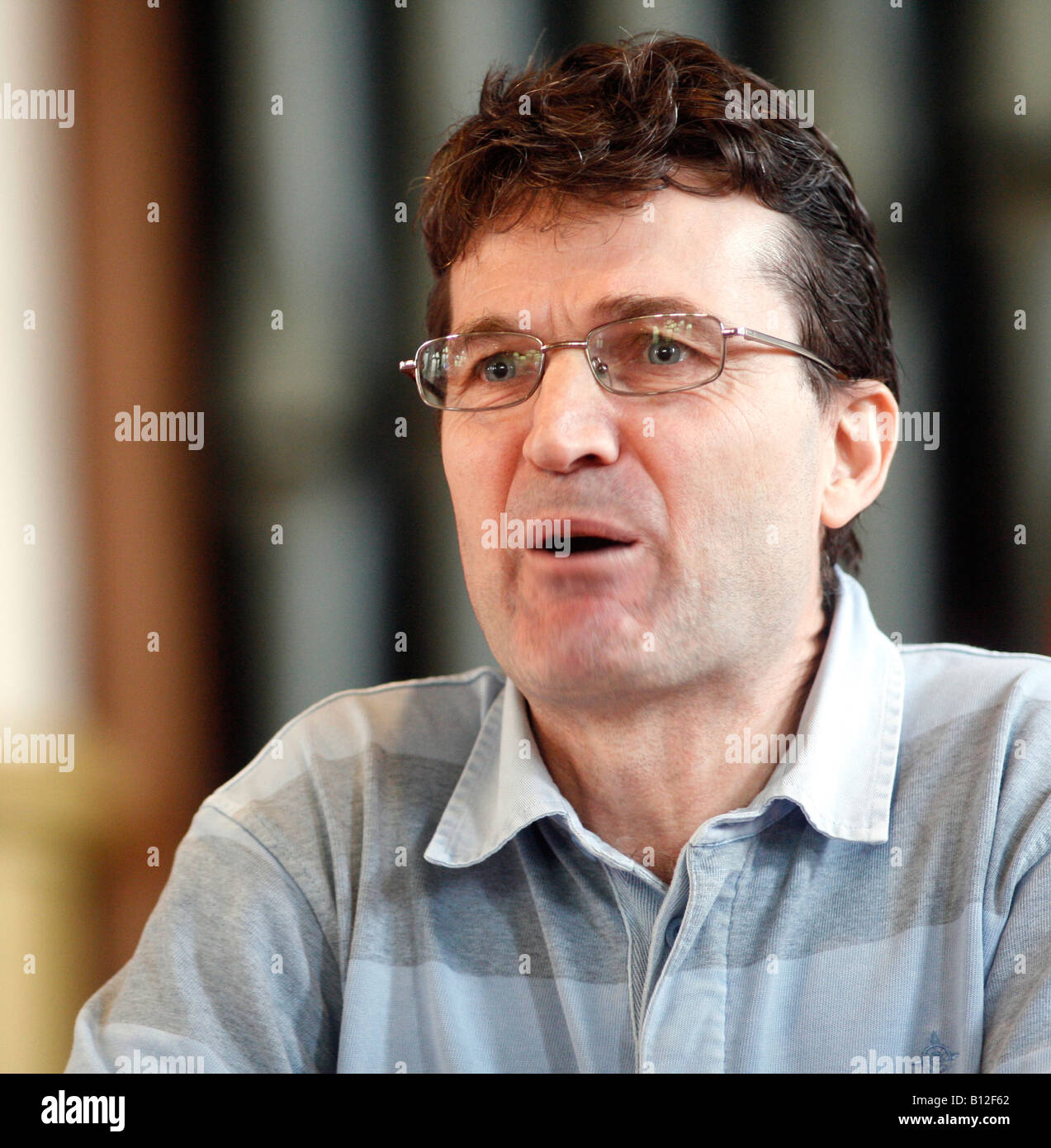 Joint spokesman hi-res stock photography and images - Alamy