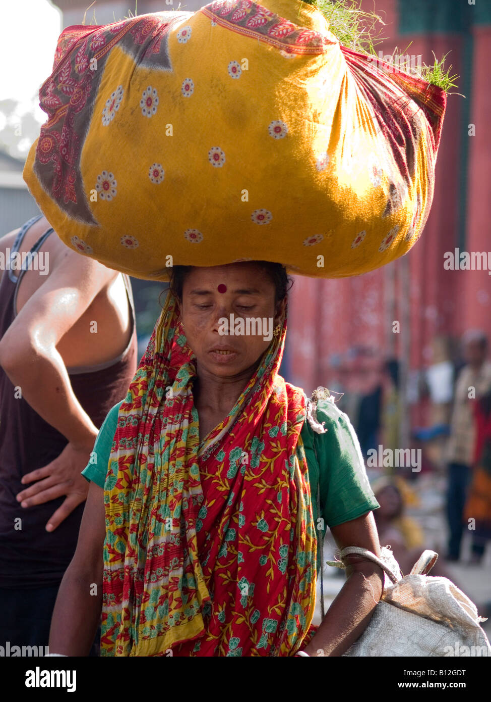 carrying a load Stock Photo - Alamy