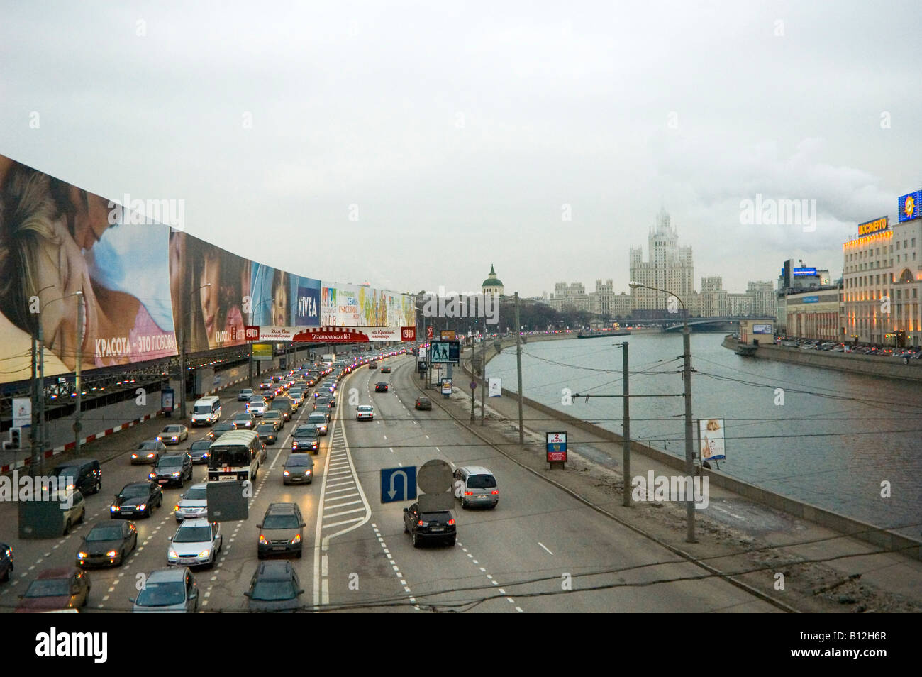 Traffic on the Moskvoretskaya freeway Moscow Russian Federation Stock ...