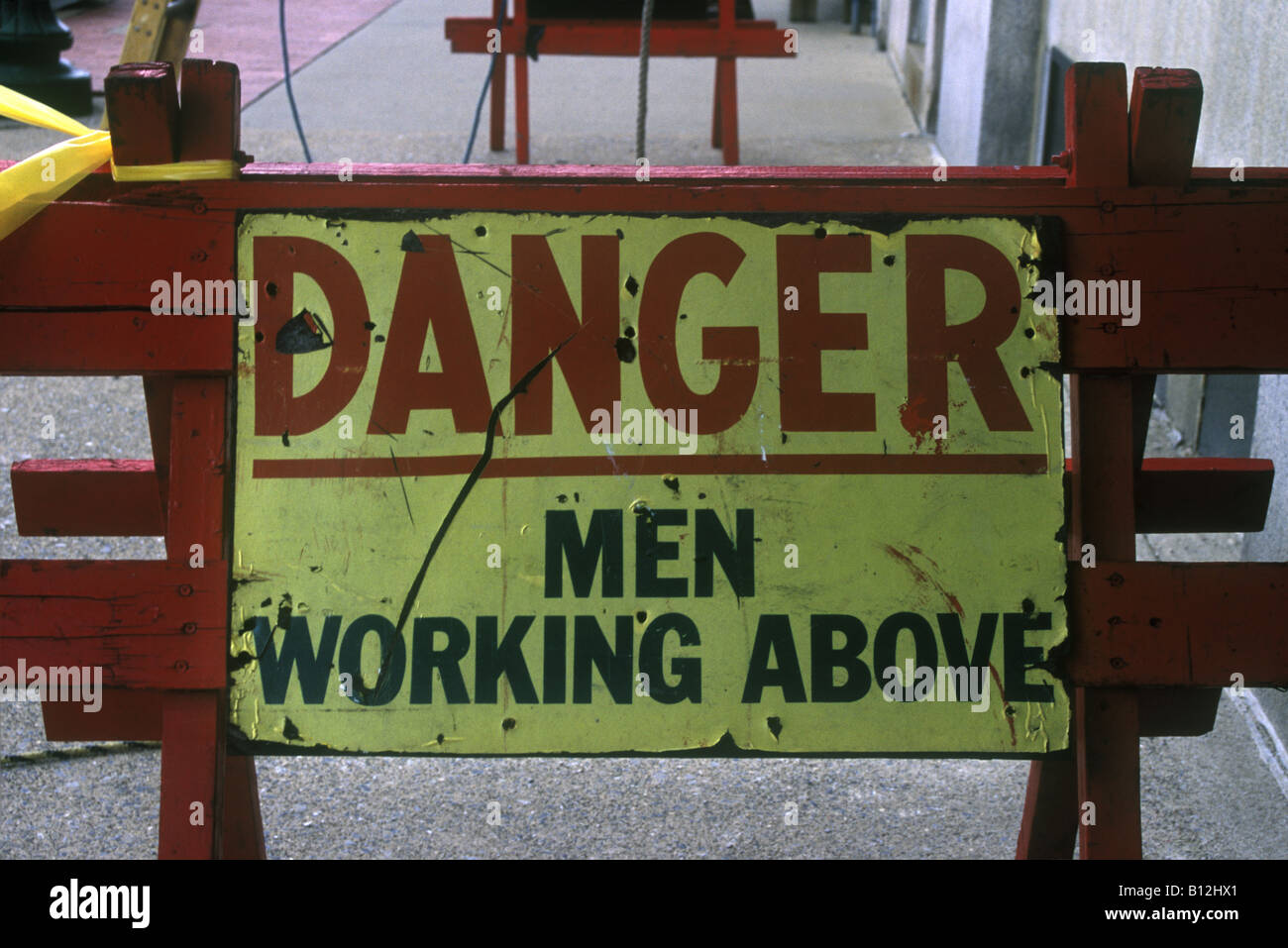 DANGER MEN WORKING ABOVE WARNING SIGN ON SIDEWALK PAVEMENT Stock Photo ...