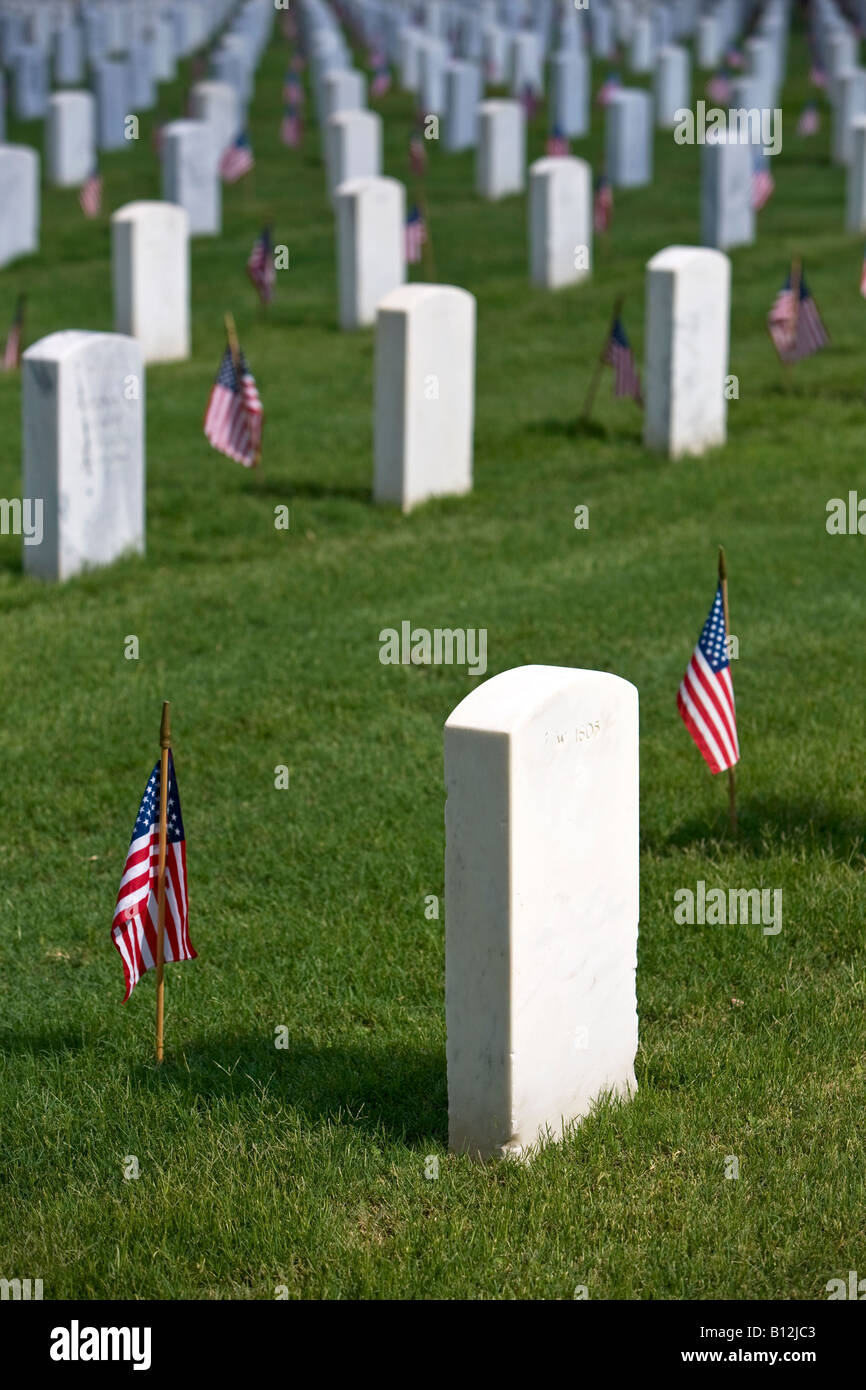 Veterans Cemetery flags verticle Fort Sam Houston San Antonio, Texas ...