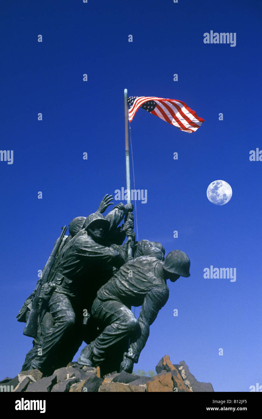 IWO JIMA US MARINE CORPS WAR MEMORIAL (©FELIX DE WELDON 1954) ARLINGTON ...
