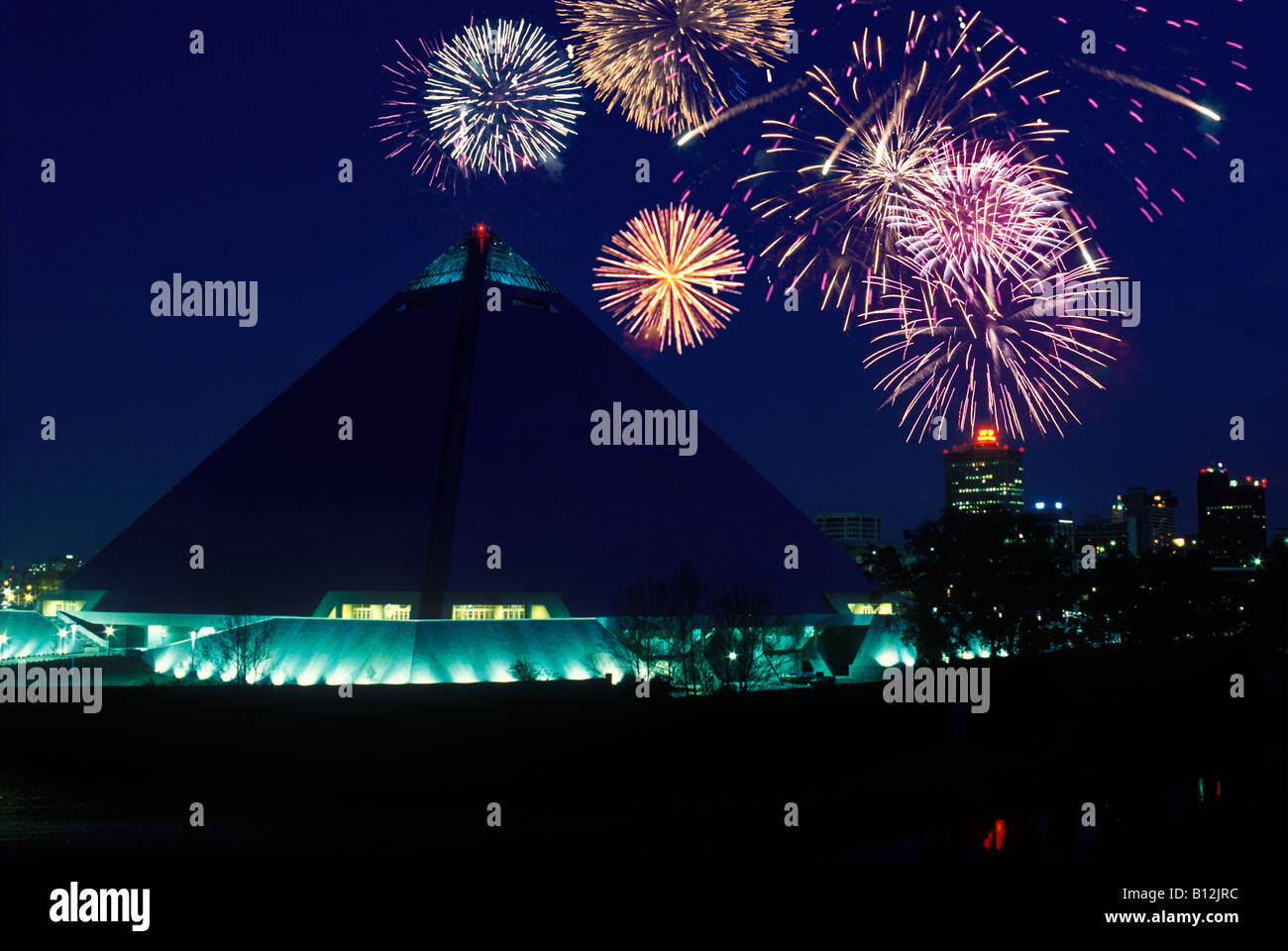 HISTORICAL 1992 MEMPHIS PYRAMID (©ROSSER FABRAP 1991) DOWNTOWN SKYLINE ...