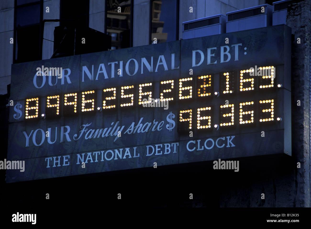 2007 HISTORICAL NATIONAL DEBT CLOCK AVENUE OF THE AMERICAS MANHATTAN ...
