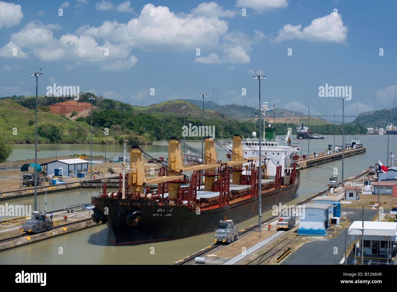 PANAMAX SHIP MIRAFLORES LOCKS PANAMA CANAL PANAMA Stock Photo - Alamy