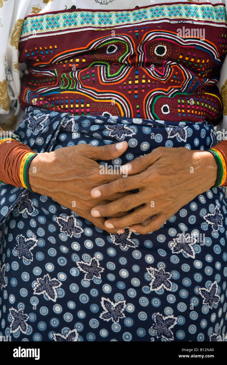 Kuna indian mola hi-res stock photography and images - Alamy