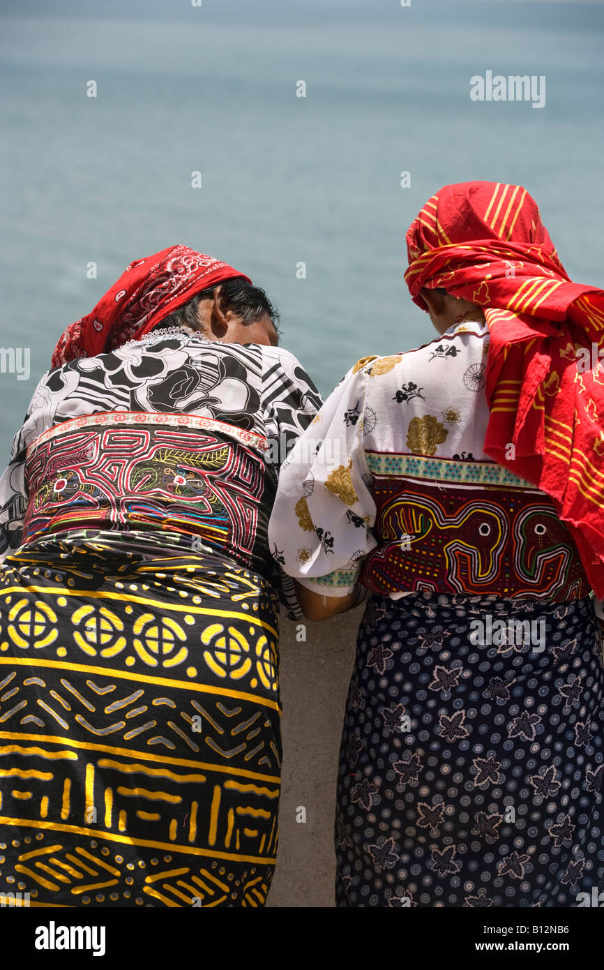 KUNA NATIVE INDIAN WOMEN IN INDIGENOUS COSTUME PANAMA CITY REPUBLIC OF ...