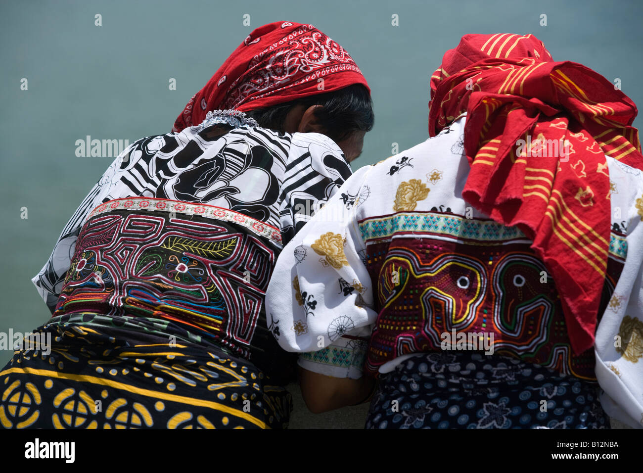 KUNA NATIVE INDIAN WOMEN IN INDIGENOUS COSTUME PANAMA CITY REPUBLIC OF ...