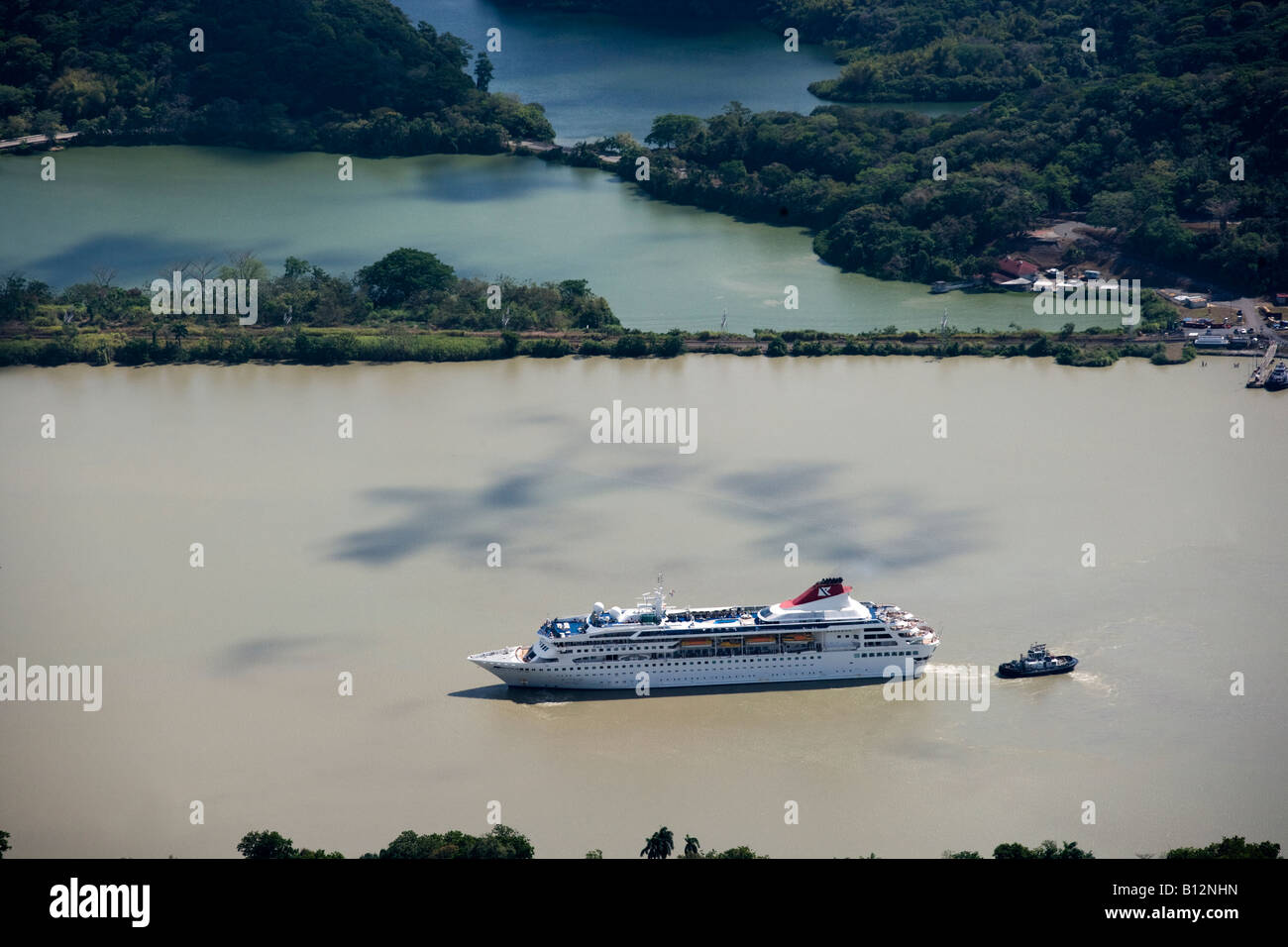 Panama canal ship overview hi-res stock photography and images - Alamy