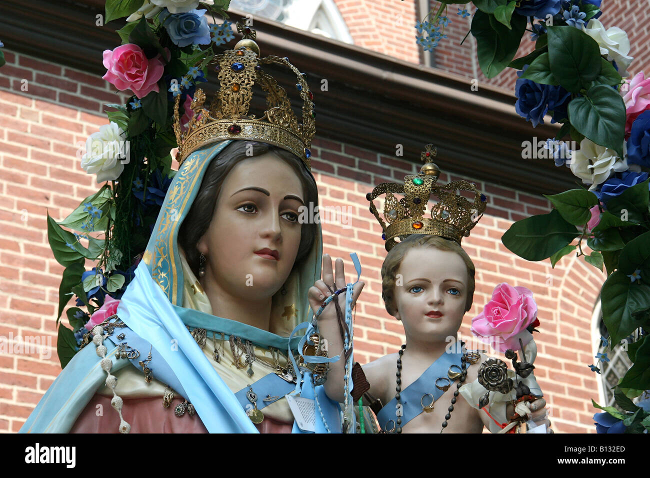 Our lady help of christians hi-res stock photography and images - Alamy