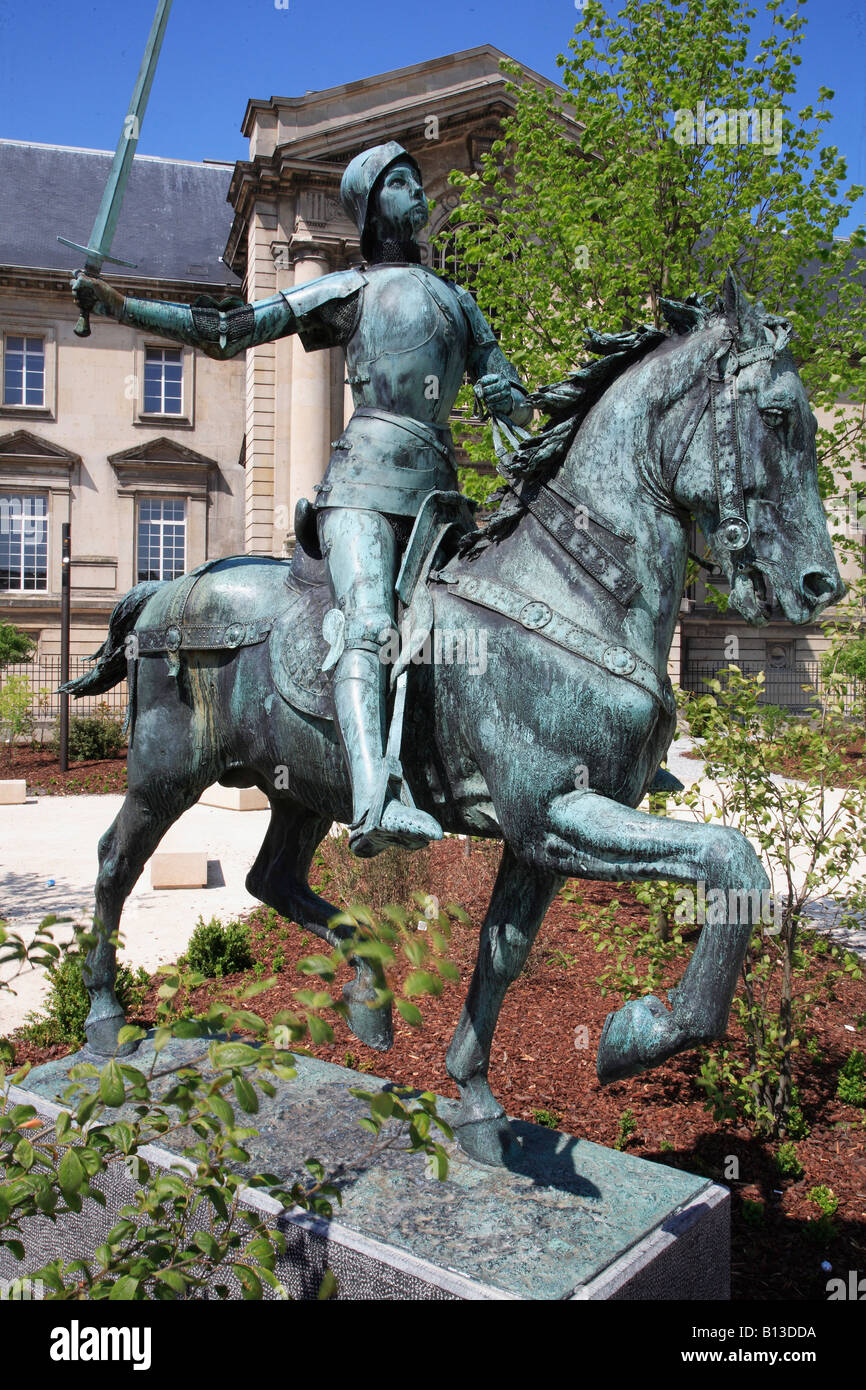 France Champagne Reims Jeanne d Arc Joan of Arc statue Stock Photo - Alamy