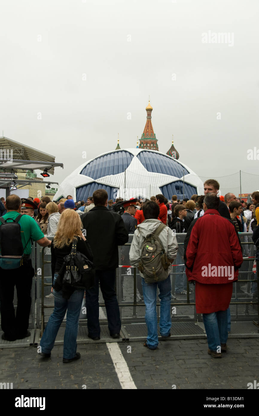 Football fans at Red Square before 2008 UEFA final between "Manchester ...