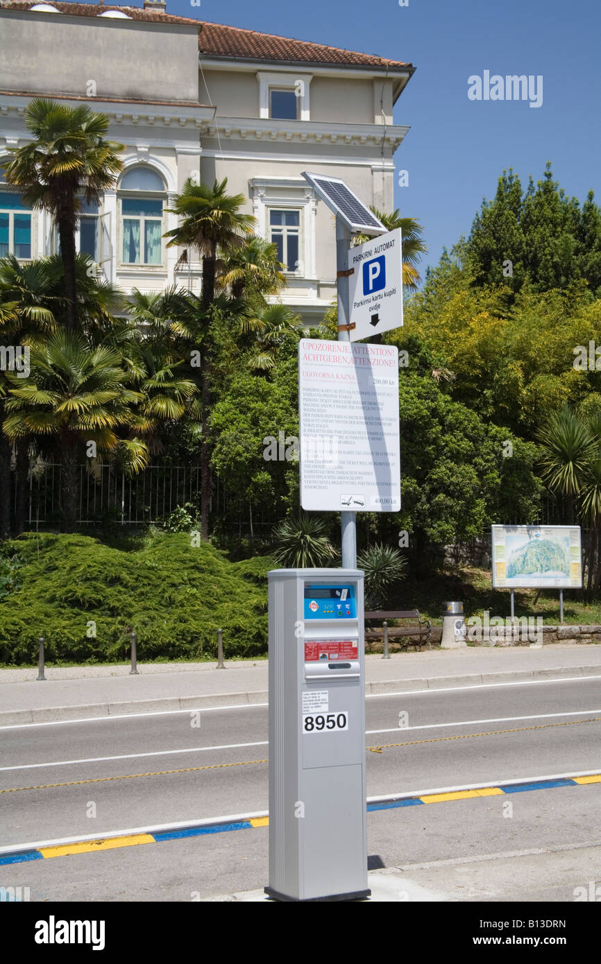 Parking ticket machine solar panel hi-res stock photography and images ...