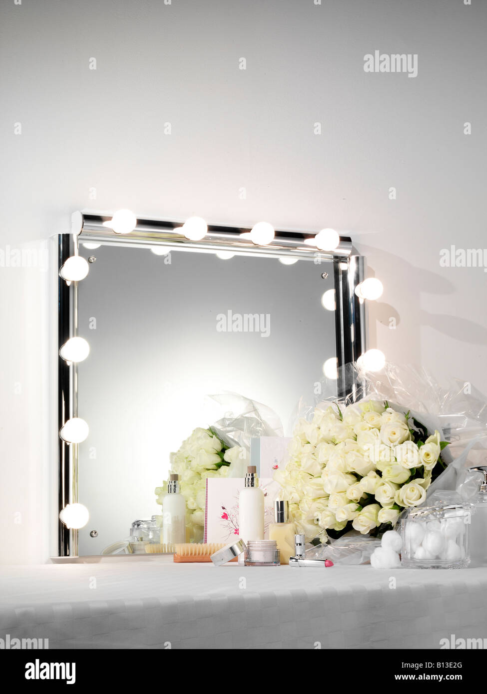 Dressing room star hi-res stock photography and images - Alamy