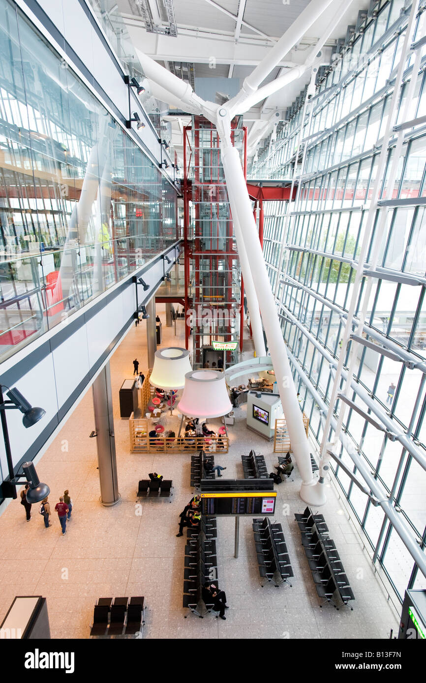 New Terminal 5 at Heathrow Airport, architect Richard Rogers Stock ...