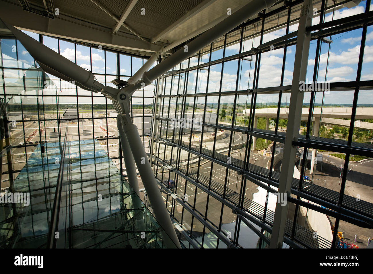 New Terminal 5 at Heathrow Airport, architect Richard Rogers Stock ...