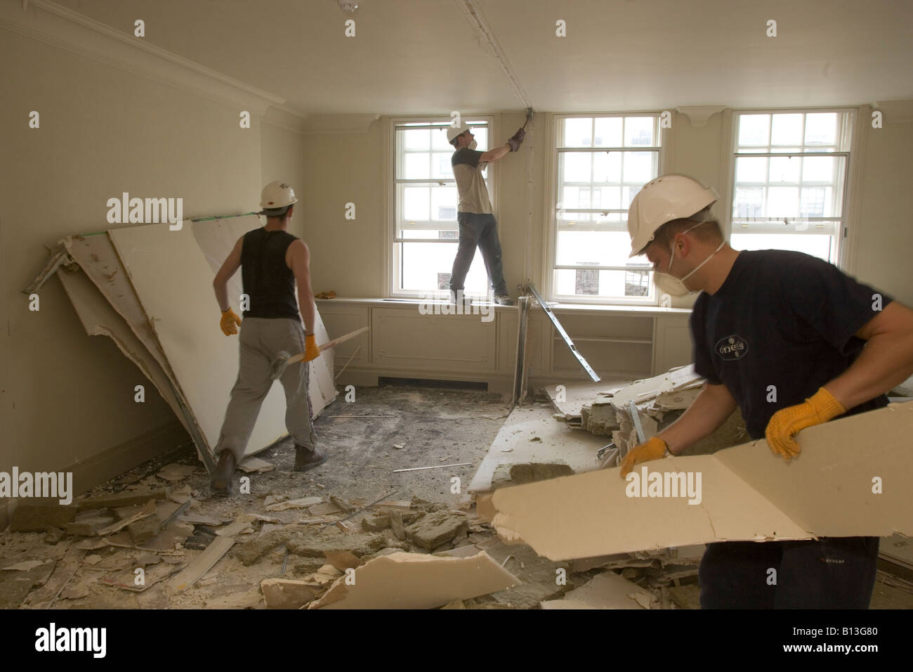 Demolition workers hi-res stock photography and images - Alamy