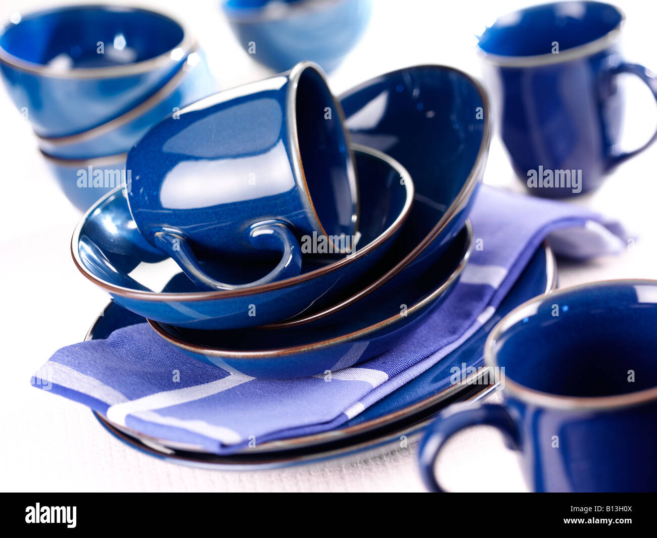 Blue dishware hi-res stock photography and images - Alamy