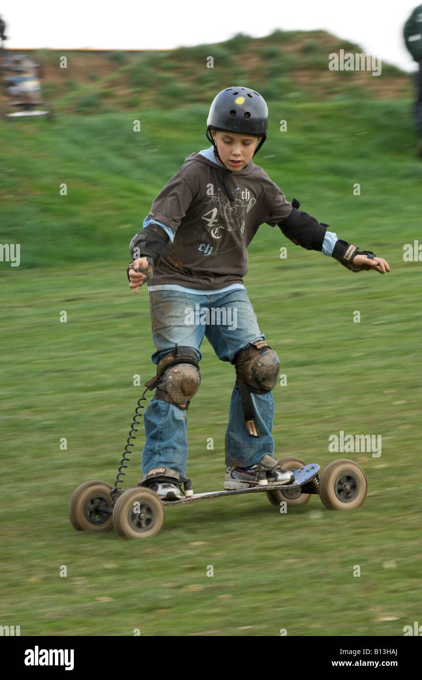 Boy mountain boarding dirtboarding hi-res stock photography and images ...