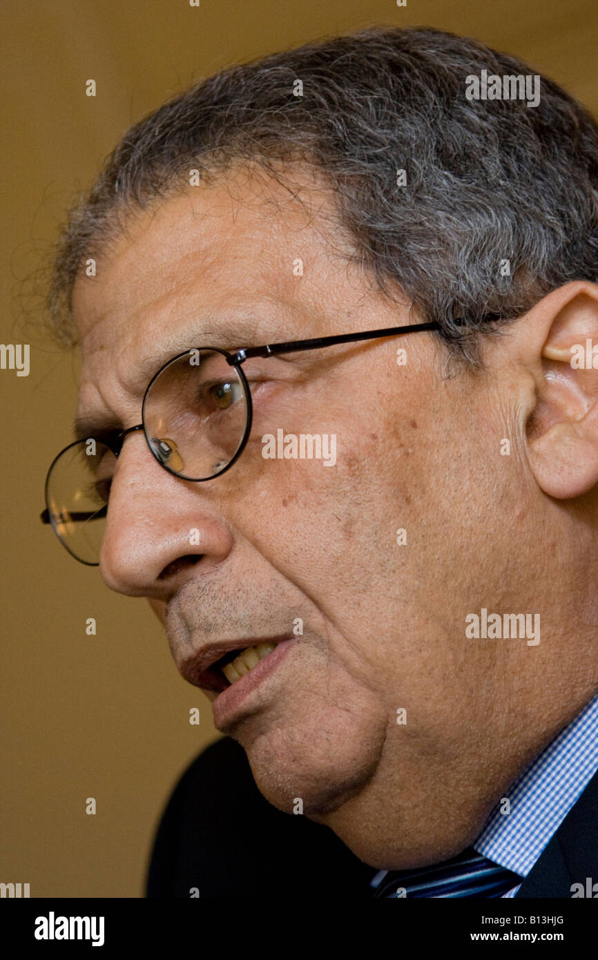 H.E. Mr . Amr Moussa The Secretary General of the League of Arab States ...
