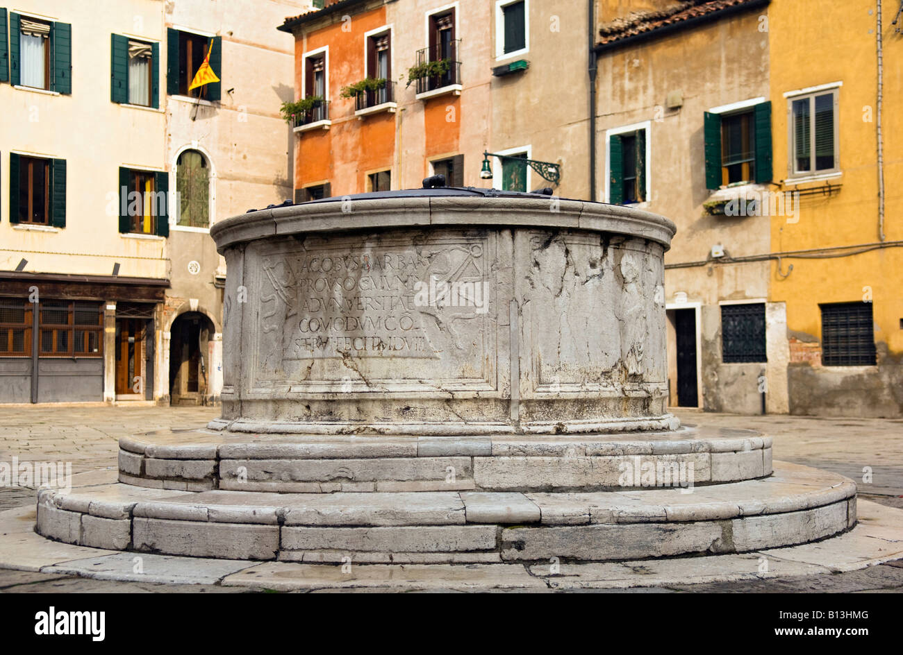 Venetian Well, Venice, Italy Stock Photo - Alamy