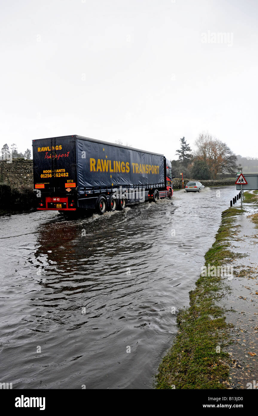 Truck negotiating floodwater Stock Photo - Alamy