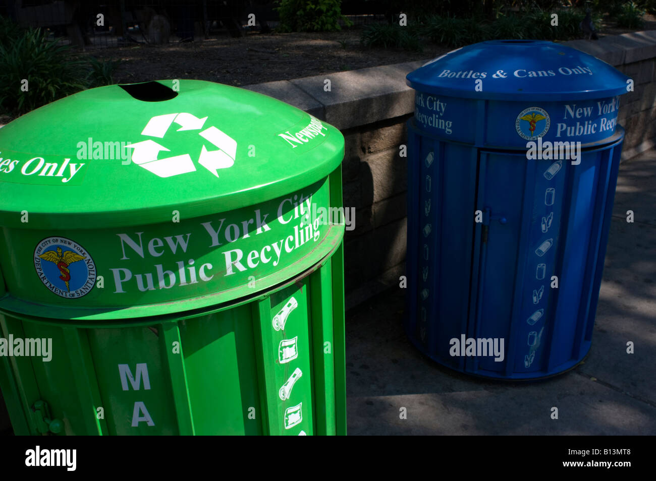 Public recycling containers in Union Square Park Stock Photo - Alamy Public recycling containers in Union Square Park Stock Photo - Alamy