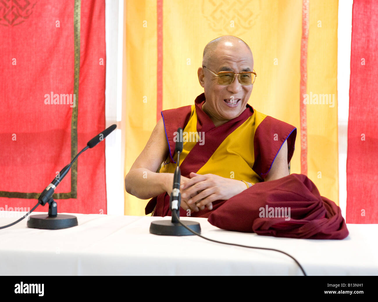 Dalai lama teachings hi-res stock photography and images - Alamy