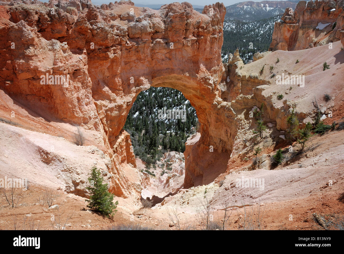Natural bridge arch hi-res stock photography and images - Alamy