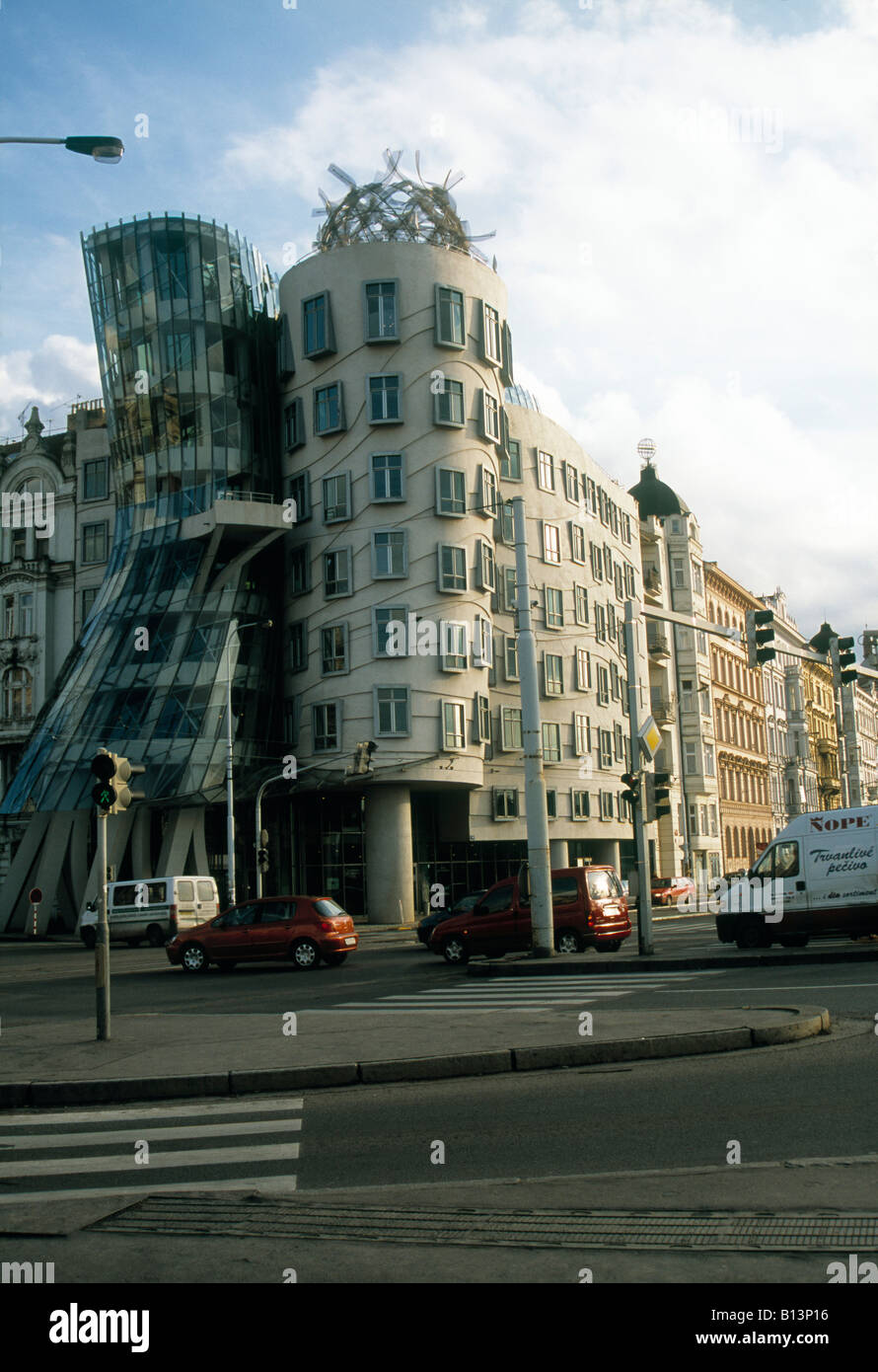 "Dancing Building", Prague, Czech Republic Stock Photo - Alamy