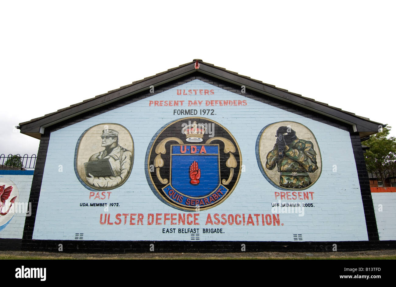 Ulster freedom fighters uff loyalist mural hi-res stock photography and ...