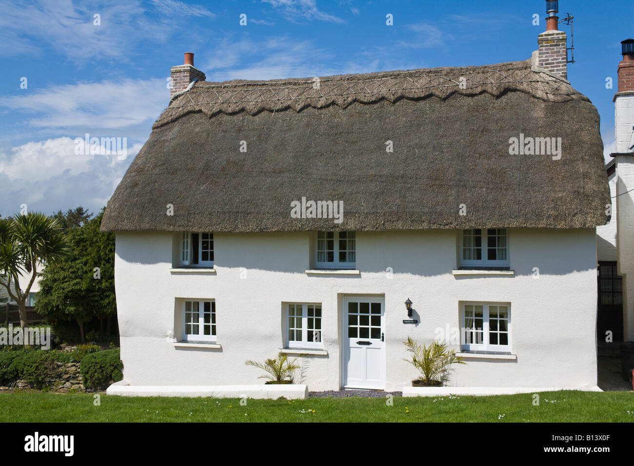 Thatched Cottage, Veryan, Cornwall, England Stock Photo - Alamy