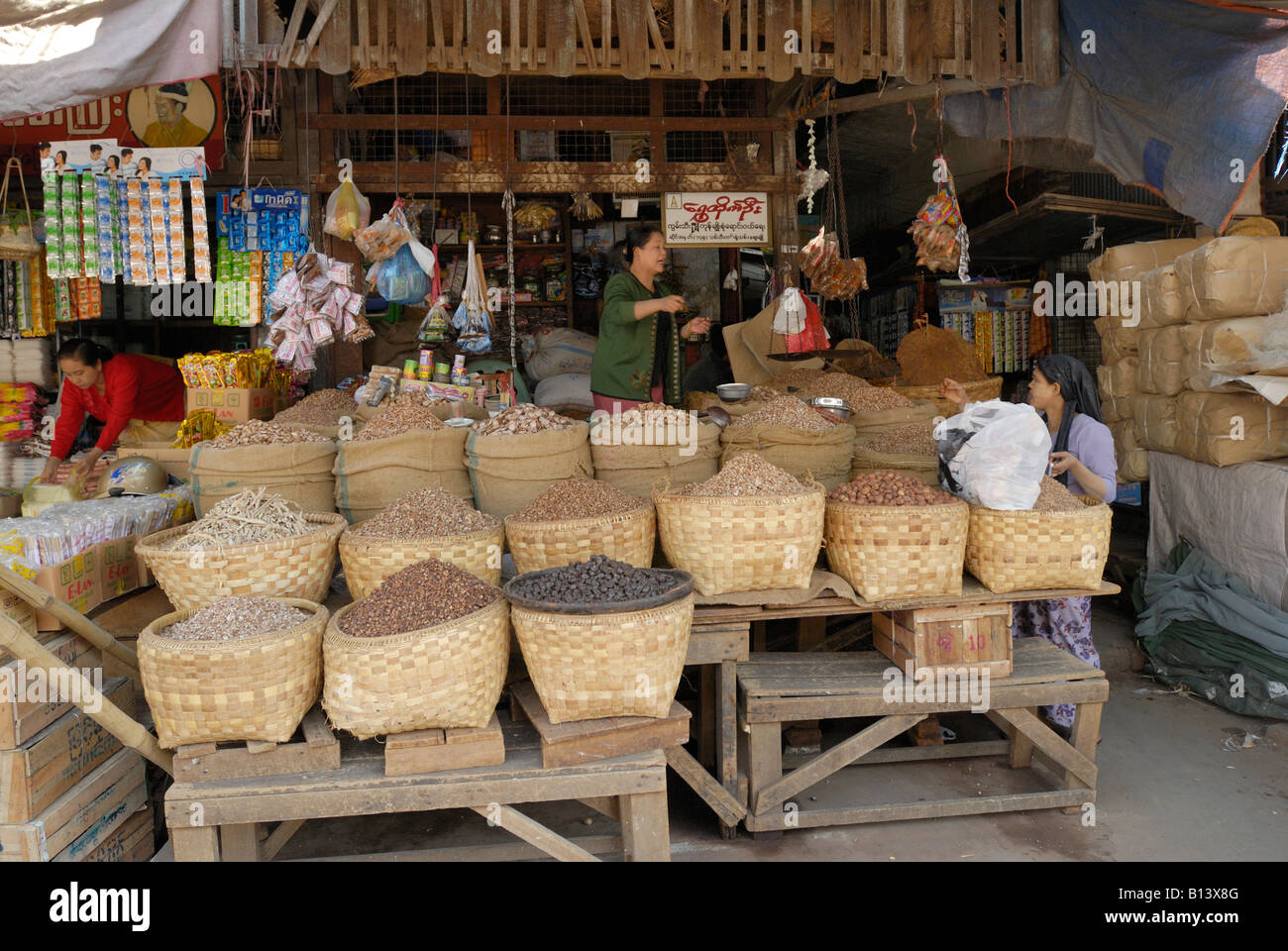 Zegyo market mandalay myanmar hi-res stock photography and images - Alamy