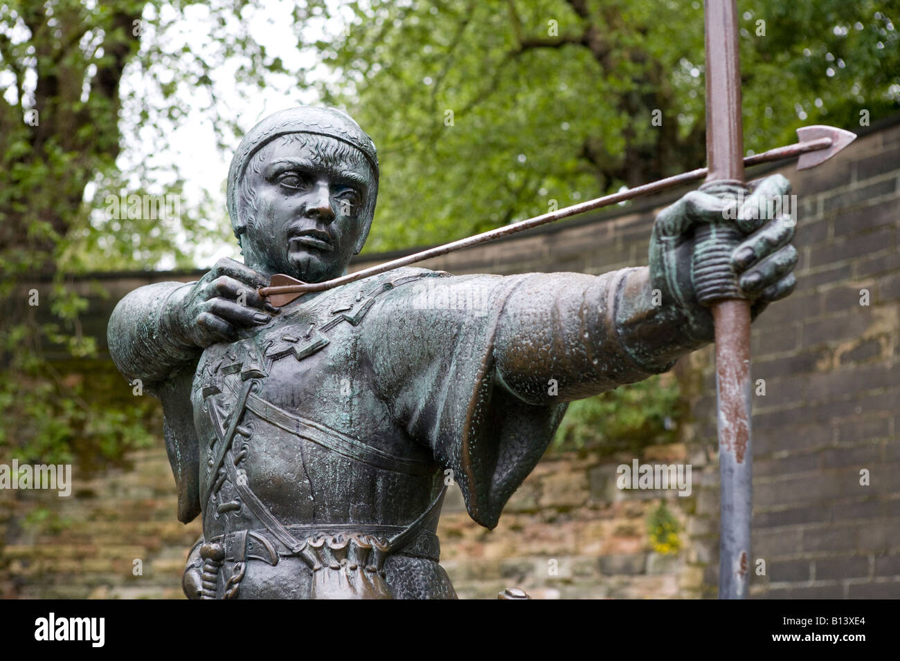 Bronze Statue Of Robin Hood Nottingham UK Europe Stock Photo - Alamy