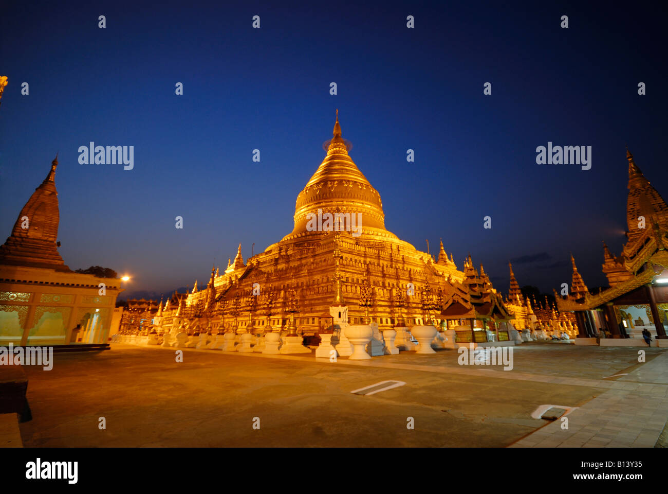 NIGHT SHOT of GOLDEN SHWEZIGON PAGODA, BAGAN PAGAN BURMA MYANMAR ASIA ...