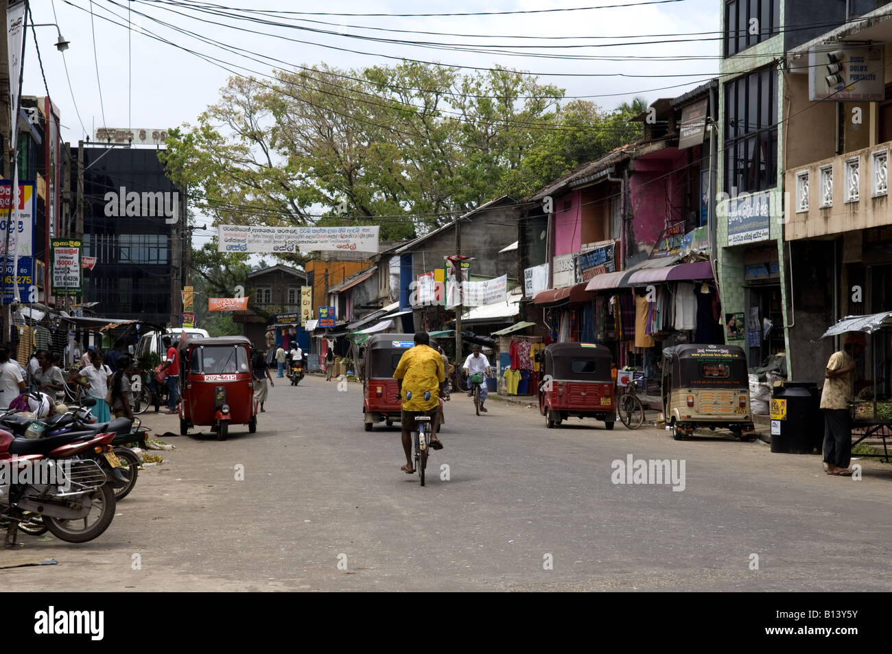 Street scene in Aluthgama Sri Lanka Stock Photo - Alamy