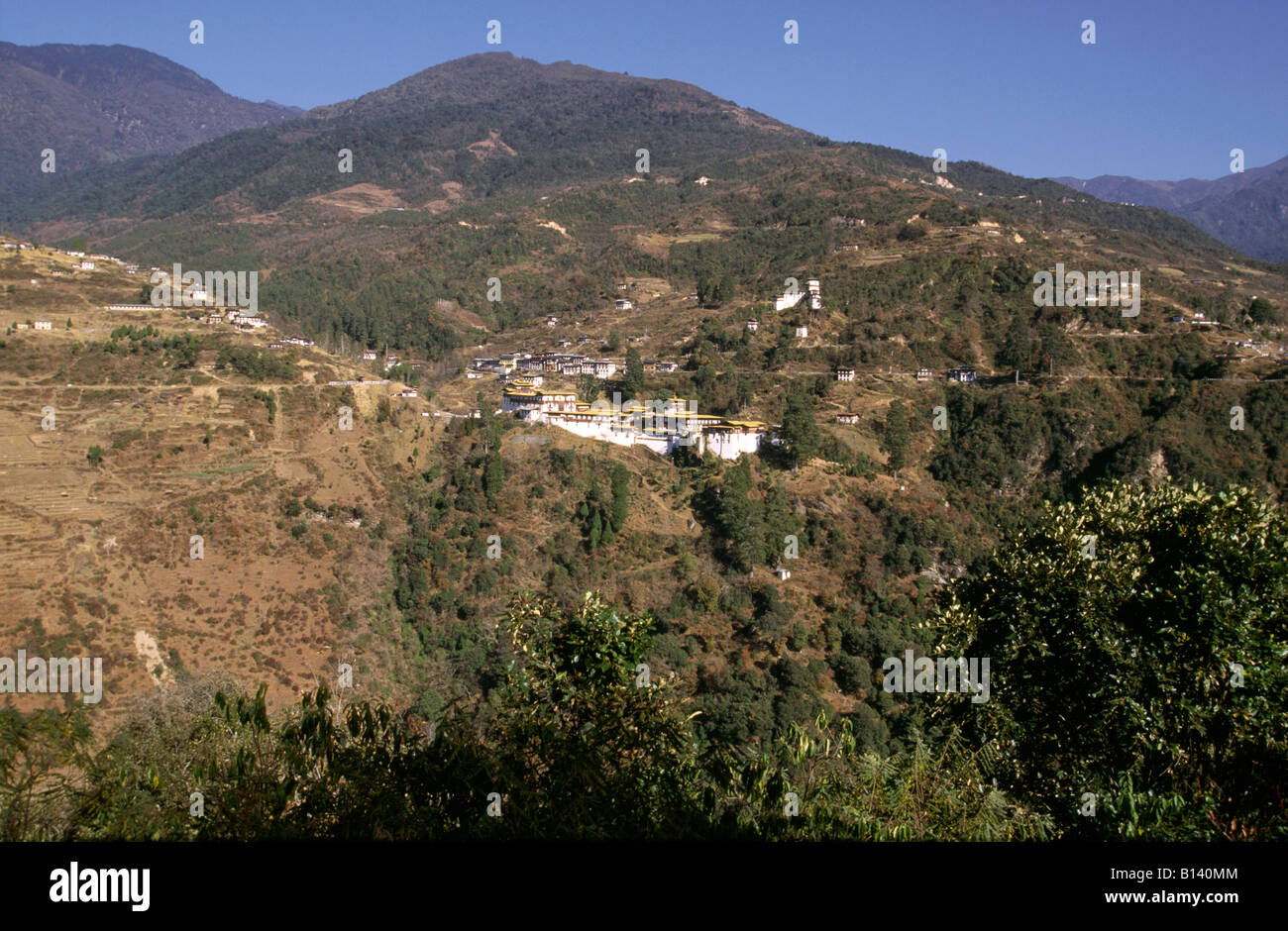 Bhutan Trongsa village and Dzong from the east Stock Photo - Alamy