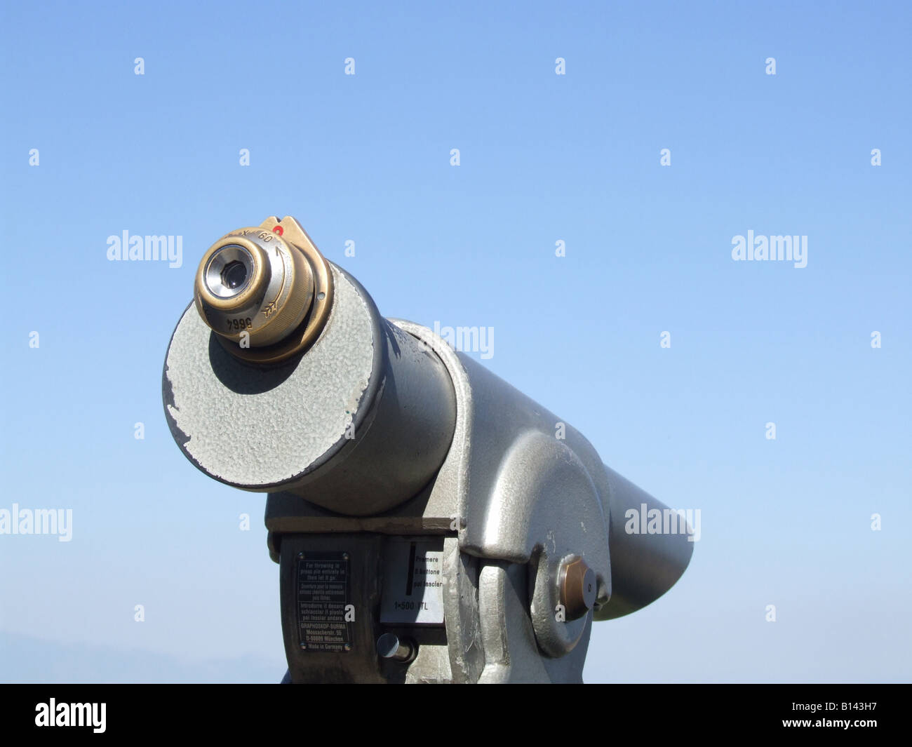 pay per view telescope on viewing platform by beauty spot Stock Photo ...