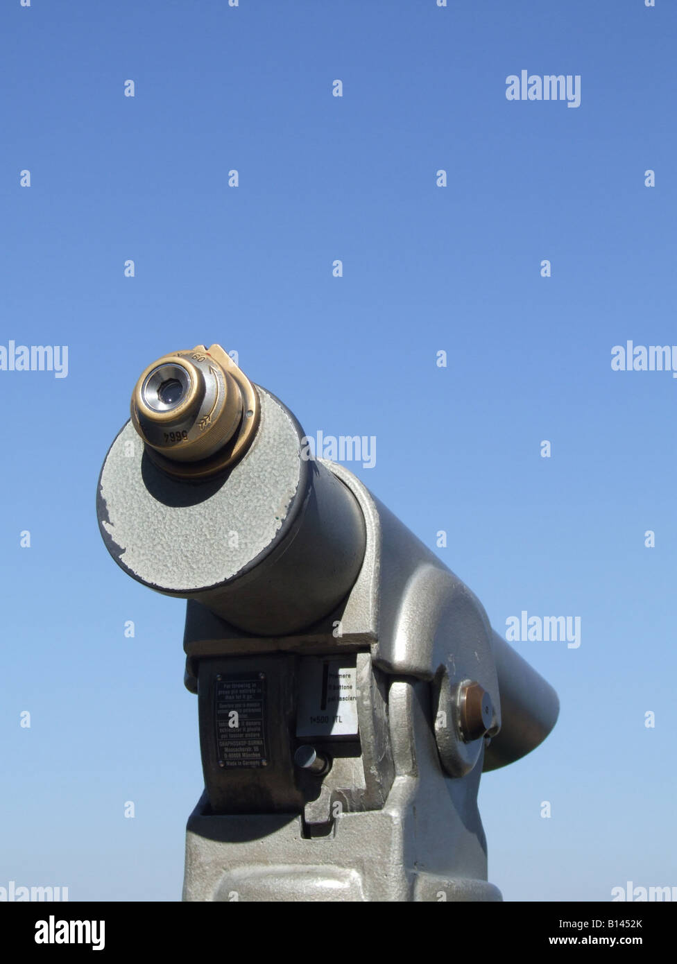 pay per view telescope on viewing platform by beauty spot Stock Photo ...