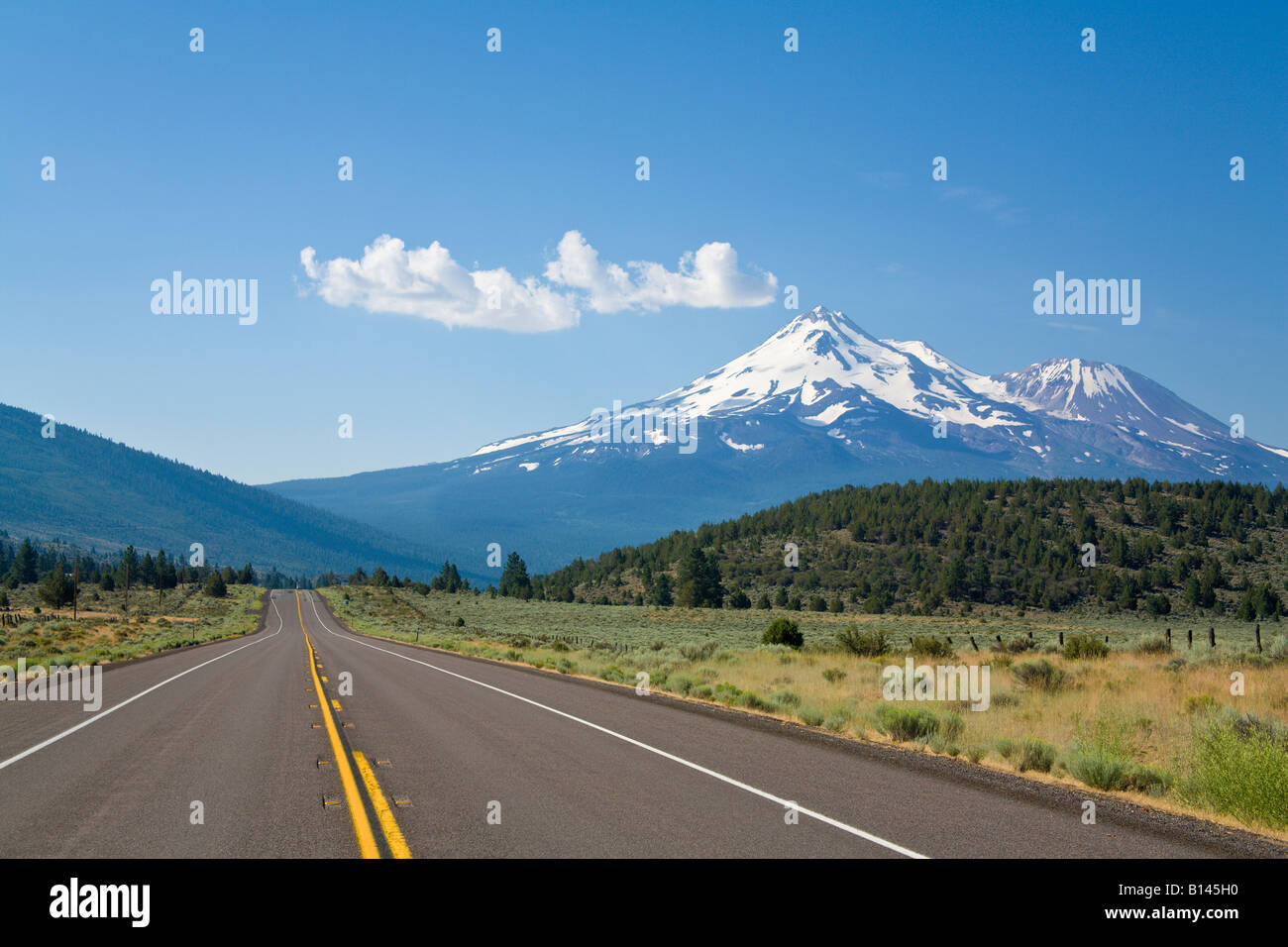 Mount Shasta and highway, California, USA Stock Photo - Alamy