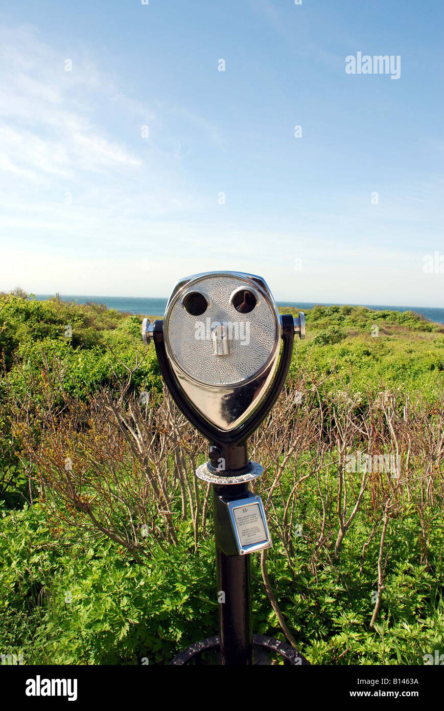 coin-operated binoculars, viewer Stock Photo - Alamy