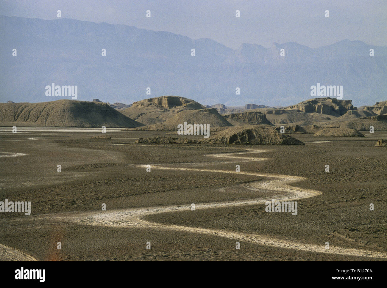 Salt river in dasht e lut desert hi-res stock photography and images ...