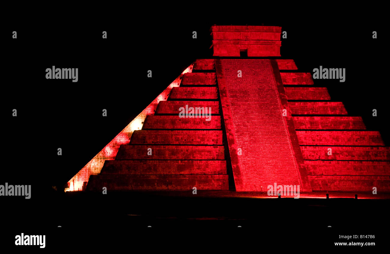 Light show at the Mayan ruins of Chichen Itza Mexico Stock Photo - Alamy