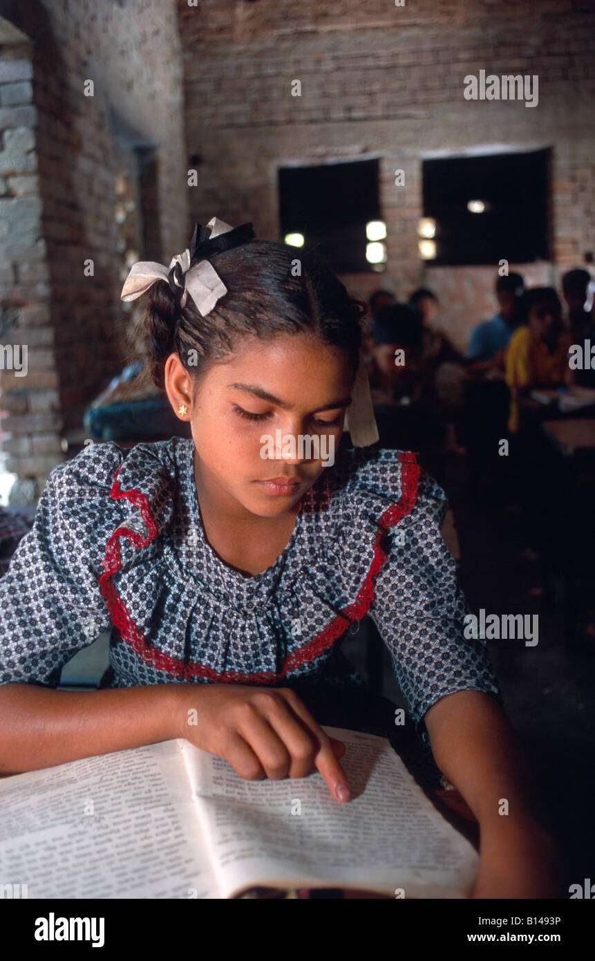 classroom rural Bangladesh Stock Photo - Alamy
